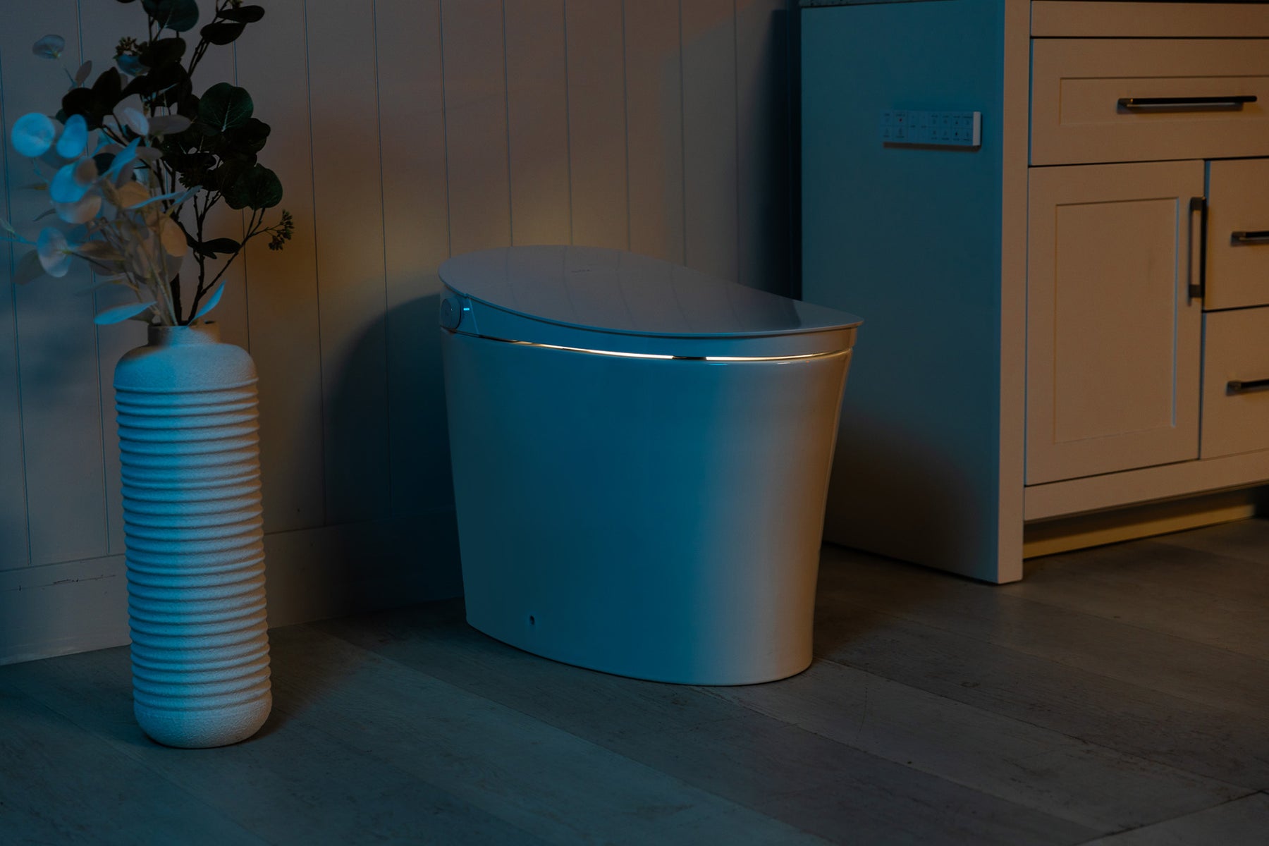 BidetKing Throne Smart Toilet | Dual Flush 1.0/1.28 GPF | ADA Chair He